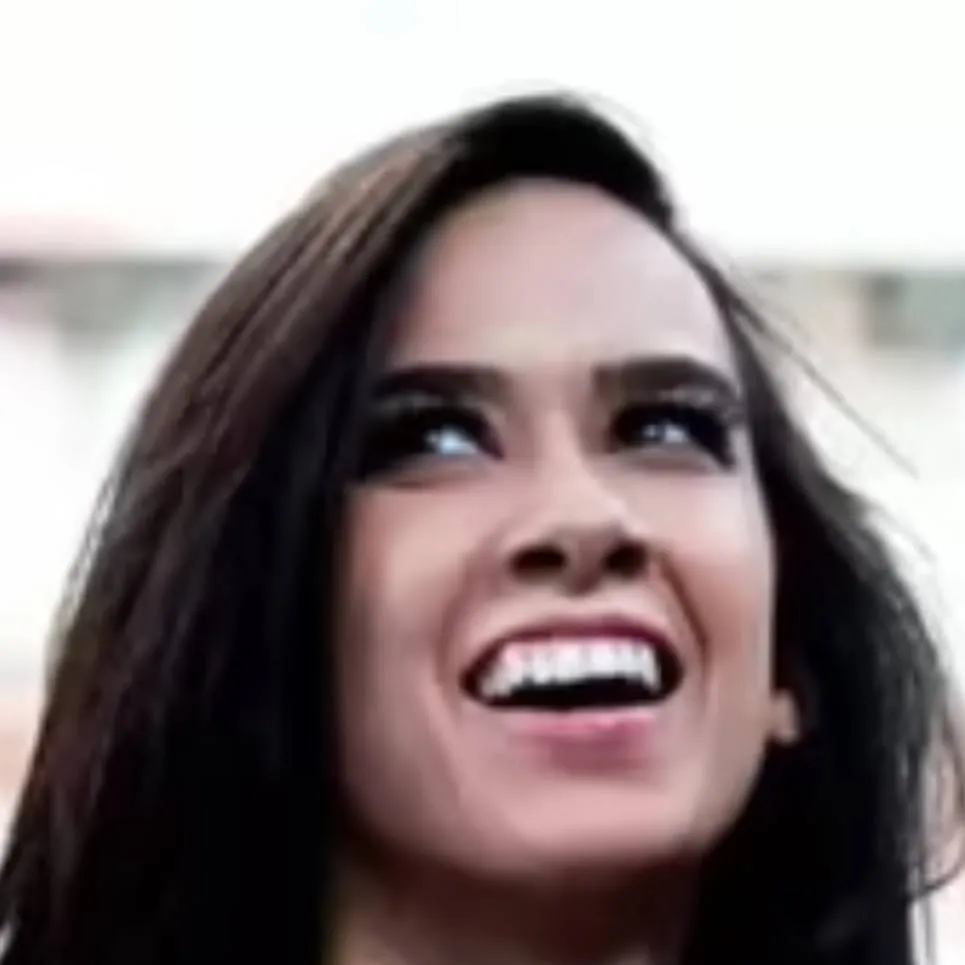 Chat with Aj Lee - text or voice, Enjoy AI Chat Free & Safe