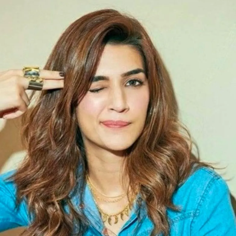 Chat with Kriti Sanon - text or voice, Enjoy AI Chat Free & Safe