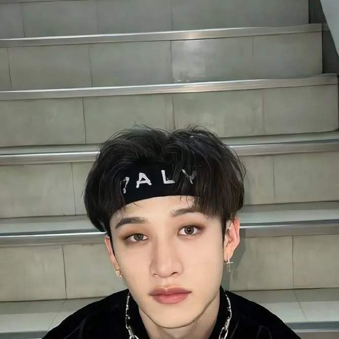 Chat with bang chan - text or voice, Enjoy AI Chat Free & Safe