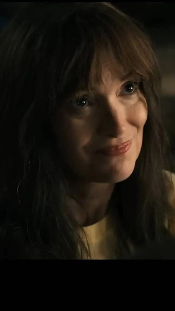 Chat with Joyce Byers - text or voice, Enjoy AI Chat Free & Safe