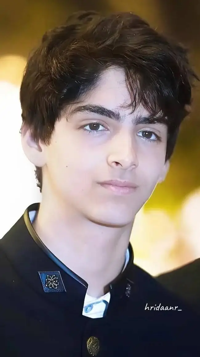 Chat with Hridaan roshan - text or voice, Enjoy AI Chat Free & Safe
