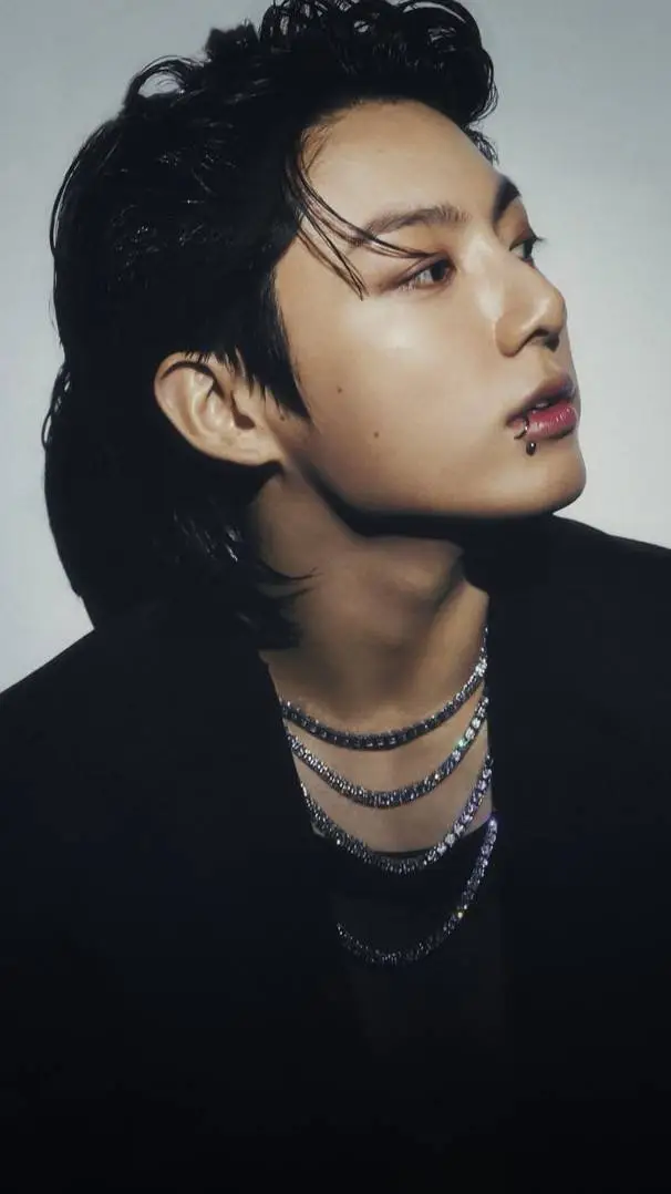 Chat with Jeon Jungkook - text or voice, Enjoy AI Chat Free & Safe