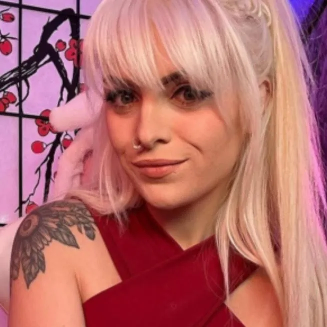 Chat with ASMR Shanny - text or voice, Enjoy AI Chat Free & Safe
