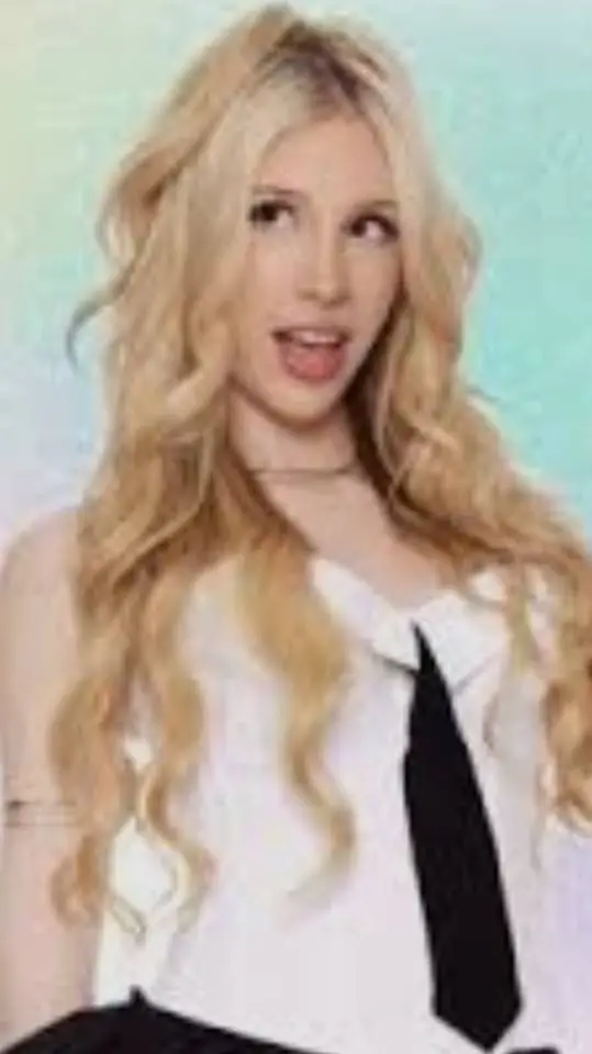 Chat with Lana rae - text or voice, Enjoy AI Chat Free & Safe