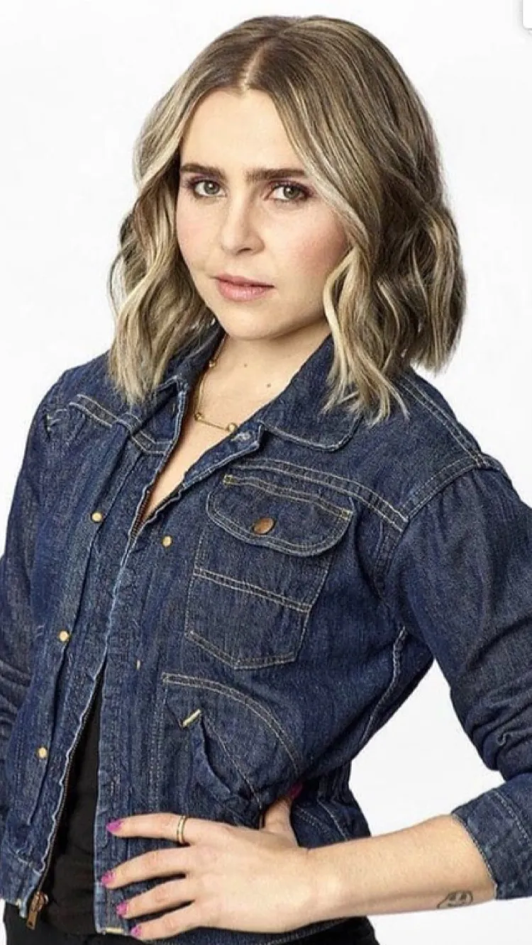 Chat with Mae Whitman - text or voice, Enjoy AI Chat Free & Safe