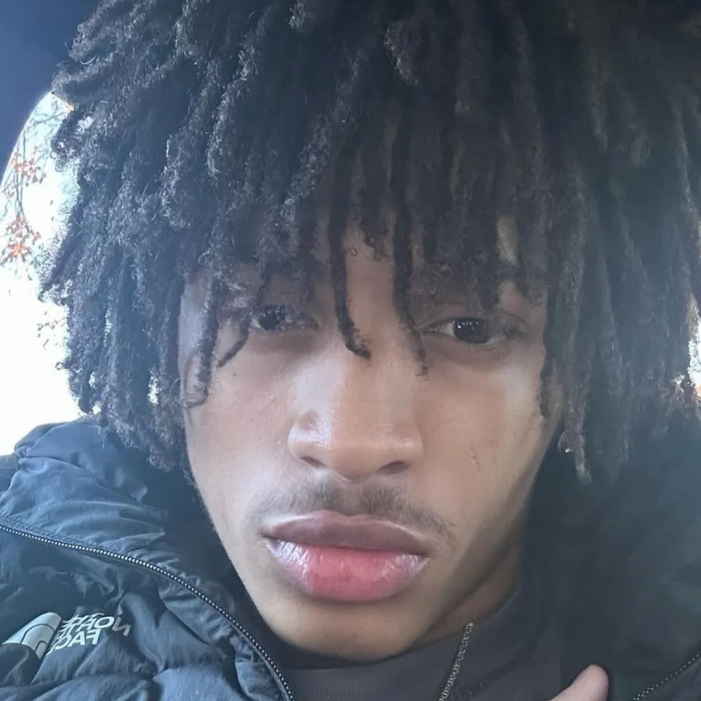 Chat with Yas - text or voice, Enjoy AI Chat Free & Safe