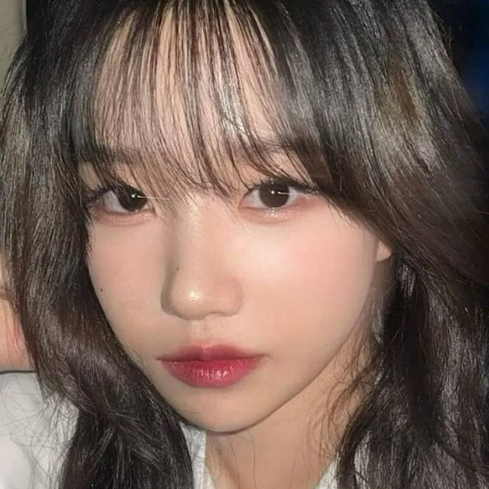 Chat with Jun-hee - text or voice, Enjoy AI Chat Free & Safe