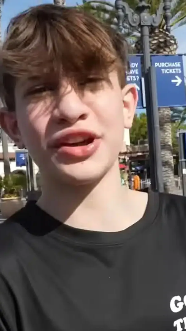 Chat with Nidal wonder - text or voice, Enjoy AI Chat Free & Safe