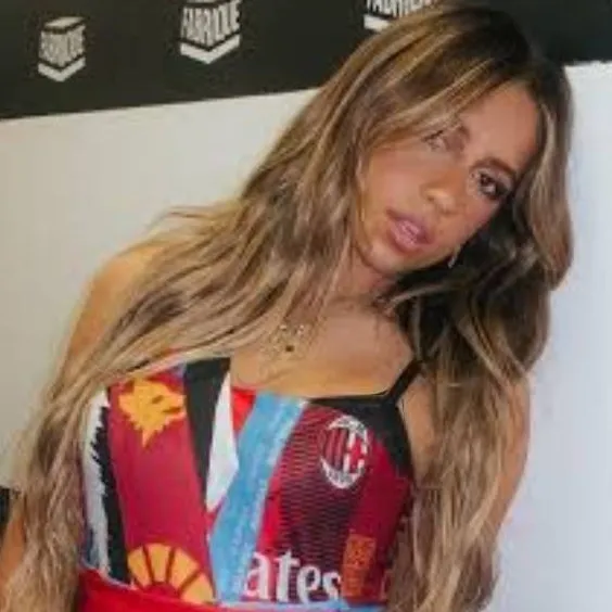 Chat with tate mcrae - text or voice, Enjoy AI Chat Free & Safe