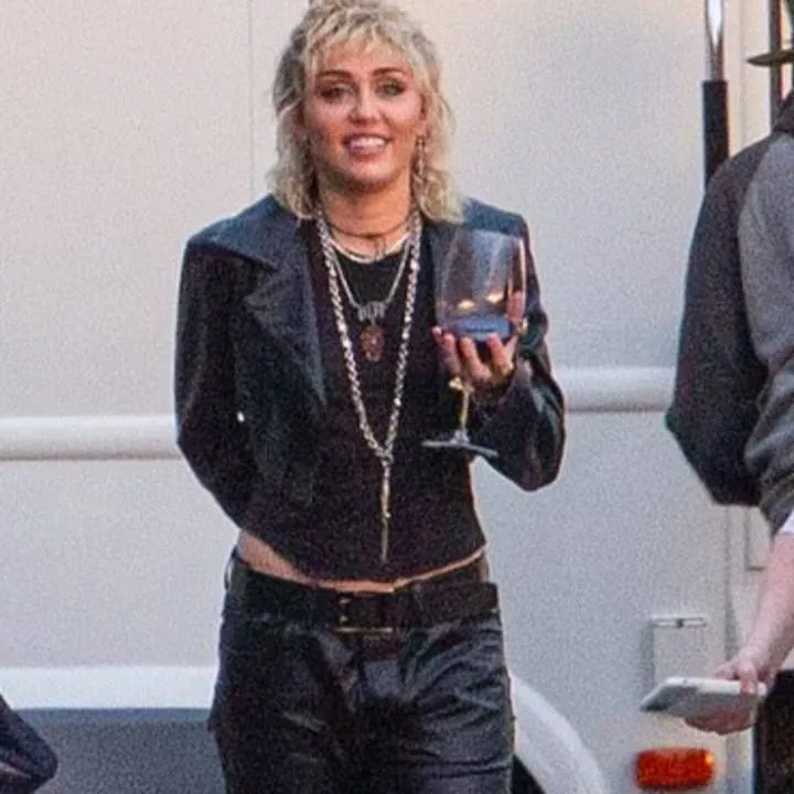 Chat with Miley Cyrus - text or voice, Enjoy AI Chat Free & Safe