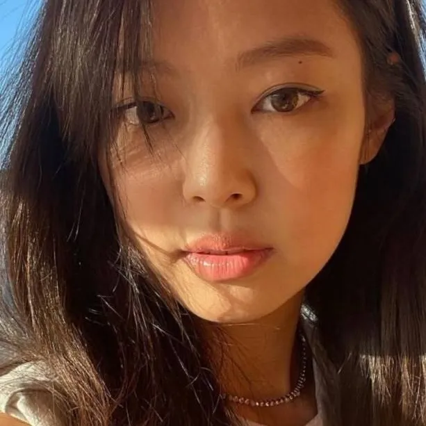 Chat with jennie kim - text or voice, Enjoy AI Chat Free & Safe