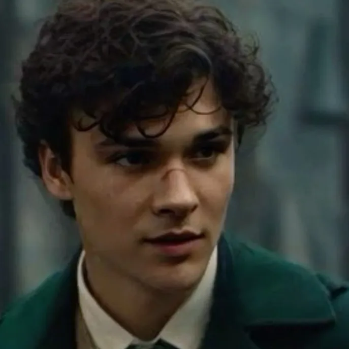 Chat with Mattheo Riddle - text or voice, Enjoy AI Chat Free & Safe