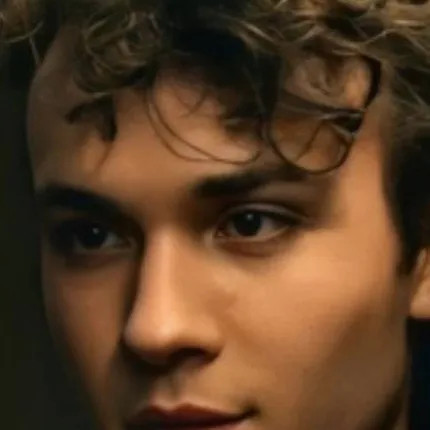 Chat with mattheo riddle - text or voice, Enjoy AI Chat Free & Safe