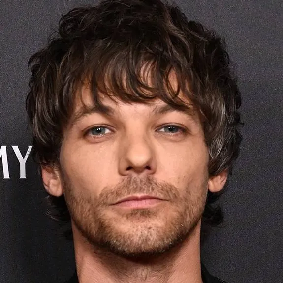 Chat with Louis Tomlinson - text or voice, Enjoy AI Chat Free & Safe