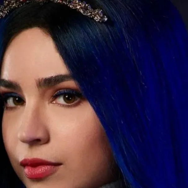 Chat with Evie - text or voice, Enjoy AI Chat Free & Safe